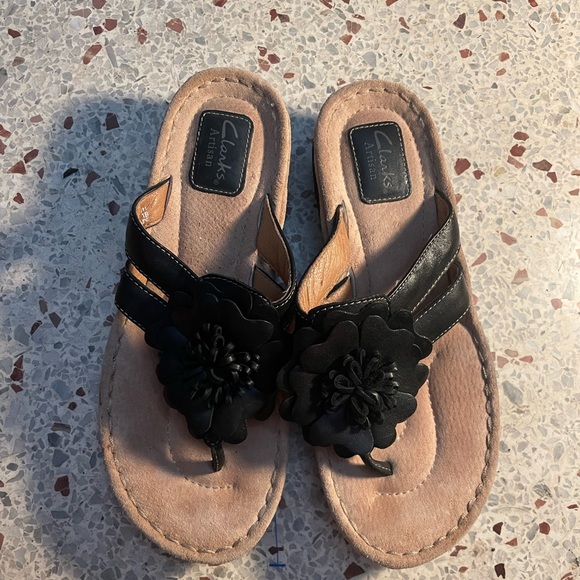Clarks | Shoes | Clarks Artisan Black Leather Flower Sandal Sz 85 ...